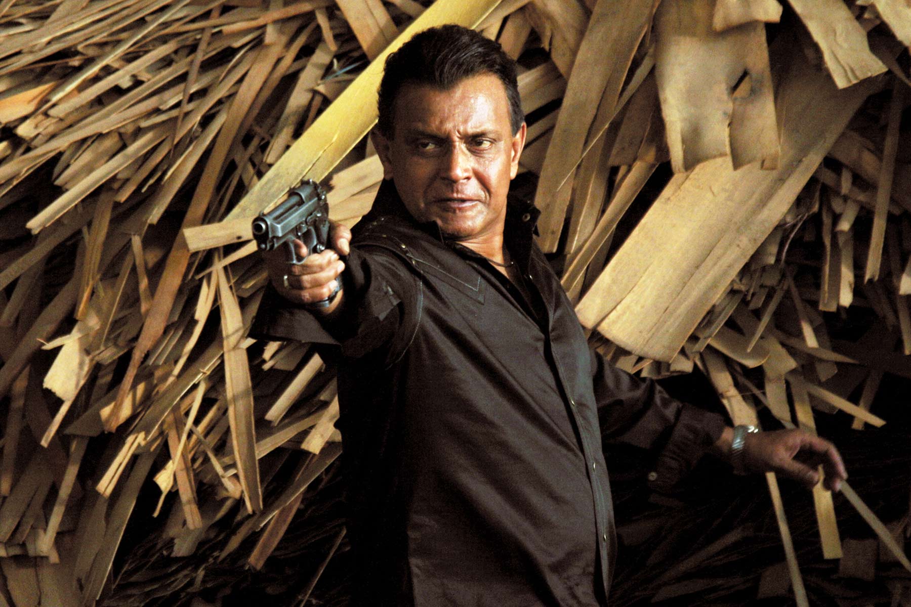 mithun charkrobarty in the still from movie Baabarr / Baabarr - Bollywood Photos